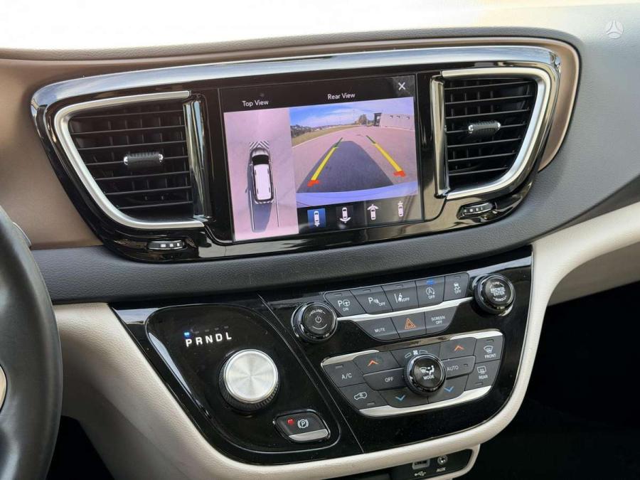 Balts Chrysler Pacifica 2018 Kauņa, ar dzinēja tilpumu 3.61 L un nobraukumu 220 tūkst. km par 14800 €, foto 17 vietnē AUTOMOTO.COM.LV
