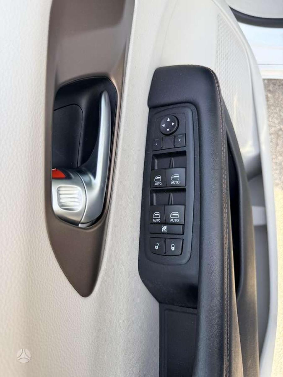 Balts Chrysler Pacifica 2018 Kauņa, ar dzinēja tilpumu 3.61 L un nobraukumu 220 tūkst. km par 14800 €, foto 26 vietnē AUTOMOTO.COM.LV
