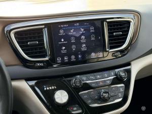 Balts Chrysler Pacifica 2018 Kauņa, ar dzinēja tilpumu 3.61 L un nobraukumu 220 tūkst. km par 14800 €, foto 27 vietnē AUTOMOTO.COM.LV