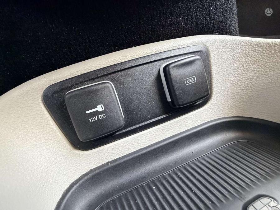 Balts Chrysler Pacifica 2018 Kauņa, ar dzinēja tilpumu 3.61 L un nobraukumu 220 tūkst. km par 14800 €, foto 30 vietnē AUTOMOTO.COM.LV