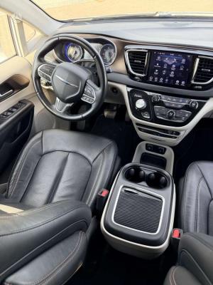 Balts Chrysler Pacifica 2018 Kauņa, ar dzinēja tilpumu 3.61 L un nobraukumu 220 tūkst. km par 14800 €, foto 35 vietnē AUTOMOTO.COM.LV