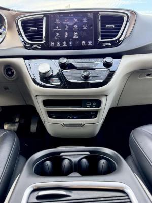 Balts Chrysler Pacifica 2018 Kauņa, ar dzinēja tilpumu 3.61 L un nobraukumu 220 tūkst. km par 14800 €, foto 36 vietnē AUTOMOTO.COM.LV