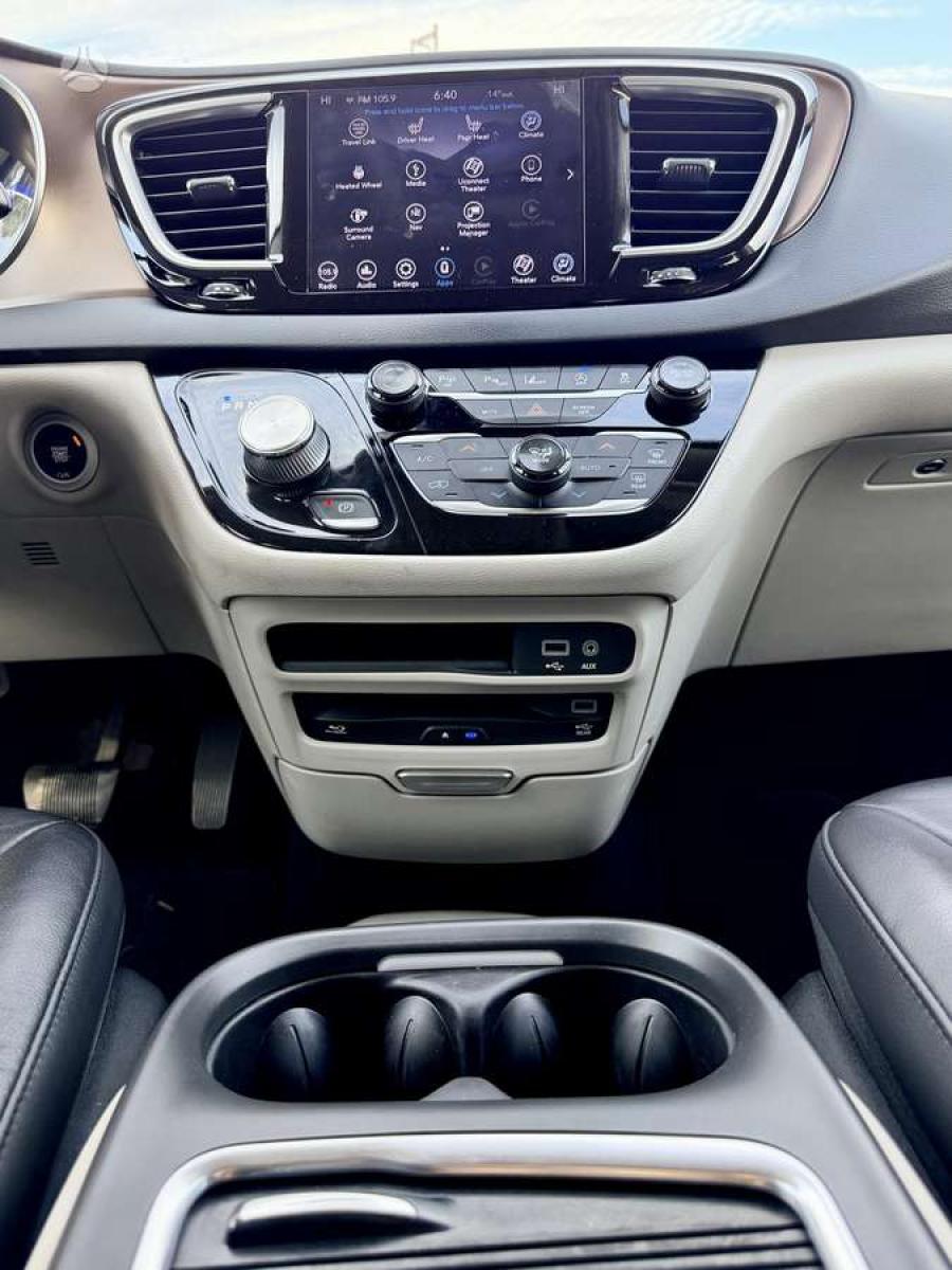 Balts Chrysler Pacifica 2018 Kauņa, ar dzinēja tilpumu 3.61 L un nobraukumu 220 tūkst. km par 14800 €, foto 36 vietnē AUTOMOTO.COM.LV