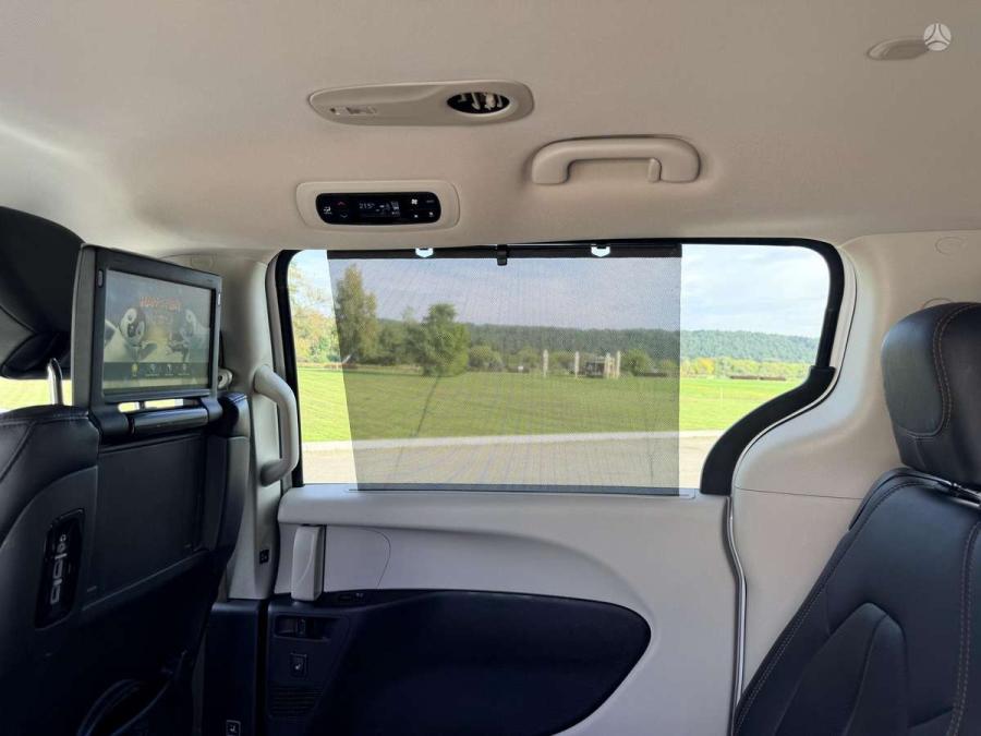 Balts Chrysler Pacifica 2018 Kauņa, ar dzinēja tilpumu 3.61 L un nobraukumu 220 tūkst. km par 14800 €, foto 37 vietnē AUTOMOTO.COM.LV