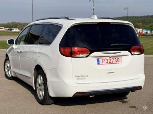 Balts Chrysler Pacifica 2018 Kauņa, ar dzinēja tilpumu 3.61 L un nobraukumu 220 tūkst. km par 14800 €, foto 42 vietnē AUTOMOTO.COM.LV