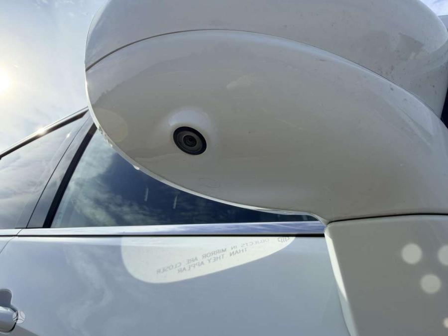 Balts Chrysler Pacifica 2018 Kauņa, ar dzinēja tilpumu 3.61 L un nobraukumu 220 tūkst. km par 14800 €, foto 44 vietnē AUTOMOTO.COM.LV