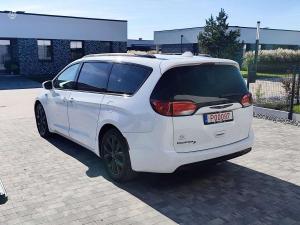 Balts Chrysler Pacifica 2018 Kauņa, ar dzinēja tilpumu 3.61 L un nobraukumu 167 tūkst. km par 14200 €, foto 6 vietnē AUTOMOTO.COM.LV