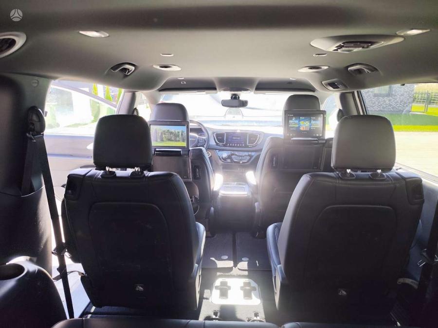 Balts Chrysler Pacifica 2018 Kauņa, ar dzinēja tilpumu 3.61 L un nobraukumu 167 tūkst. km par 14200 €, foto 10 vietnē AUTOMOTO.COM.LV