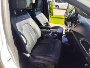 Balts Chrysler Pacifica 2018 Kauņa, ar dzinēja tilpumu 3.61 L un nobraukumu 167 tūkst. km par 14200 €, foto 12 vietnē AUTOMOTO.COM.LV