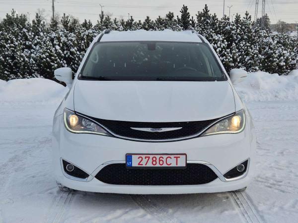 Balts Chrysler Pacifica 2019 Šauļi, ar dzinēja tilpumu 3.61 L un nobraukumu 215 tūkst. km par 14700 €, foto 3 vietnē AUTOMOTO.COM.LV