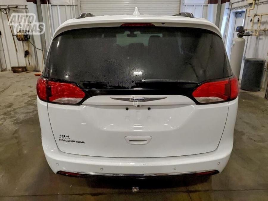 Balts Chrysler Pacifica 2019 Klaipėda, ar dzinēja tilpumu 3.60 L un nobraukumu 238 tūkst. km par 7350 €, foto 5 vietnē AUTOMOTO.COM.LV