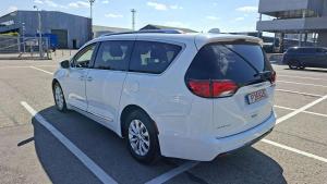 White Chrysler Pacifica 2019 in Kaunas, with an engine capacity of 3.60 L and mileage of 165 thousand km for 14700 €, photo 11 on AUTOMOTO.COM.LV