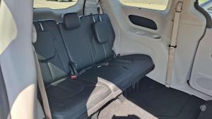 White Chrysler Pacifica 2019 in Kaunas, with an engine capacity of 3.60 L and mileage of 165 thousand km for 14700 €, photo 18 on AUTOMOTO.COM.LV