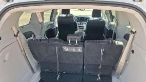 White Chrysler Pacifica 2019 in Kaunas, with an engine capacity of 3.60 L and mileage of 165 thousand km for 14700 €, photo 20 on AUTOMOTO.COM.LV