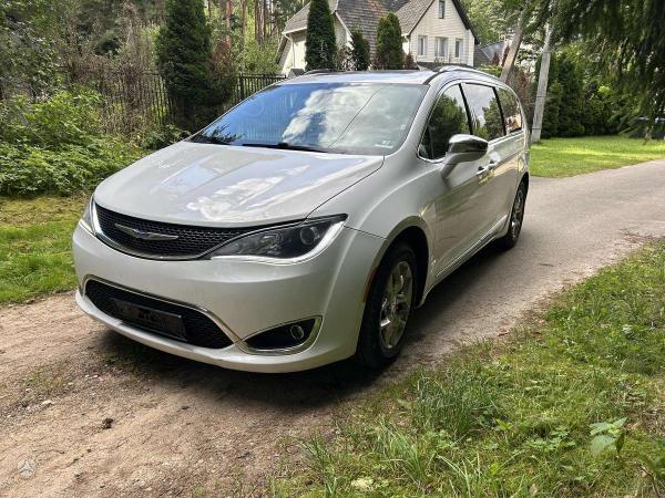 Balts Chrysler Pacifica 2019 Viļņa, ar dzinēja tilpumu 3.60 L un nobraukumu 290 tūkst. km par 14500 €, foto 3 vietnē AUTOMOTO.COM.LV