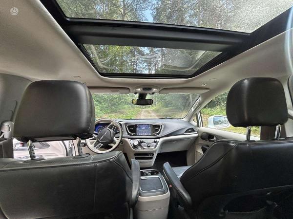 Balts Chrysler Pacifica 2019 Viļņa, ar dzinēja tilpumu 3.60 L un nobraukumu 290 tūkst. km par 14500 €, foto 10 vietnē AUTOMOTO.COM.LV