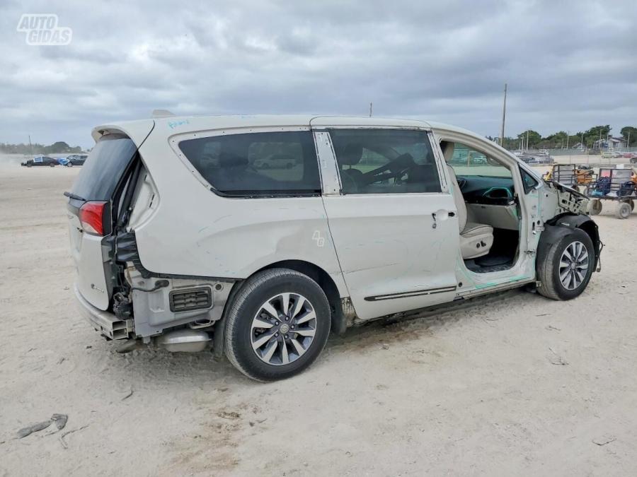 White Chrysler Pacifica 2020 in Utena, with an engine capacity of 3.60 L and mileage of 190 thousand km for 9300 €, photo 10 on AUTOMOTO.COM.LV