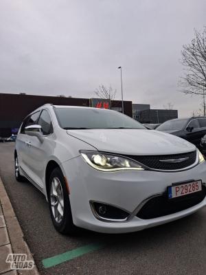 White Chrysler Pacifica 2020 in Vilnius, with an engine capacity of 3.60 L and mileage of 98 thousand km for 18000 €, photo 4 on AUTOMOTO.COM.LV
