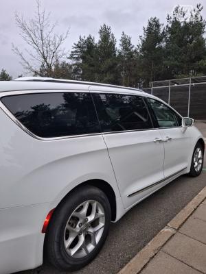 White Chrysler Pacifica 2020 in Vilnius, with an engine capacity of 3.60 L and mileage of 98 thousand km for 18000 €, photo 6 on AUTOMOTO.COM.LV