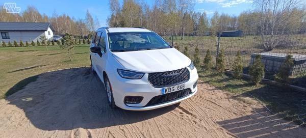 Balts Chrysler Pacifica 2020 Šauļi, ar dzinēja tilpumu 3.60 L un nobraukumu 318 tūkst. km par 15000 €, foto 1 vietnē AUTOMOTO.COM.LV