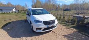 White Chrysler Pacifica 2020 in Siauliai, with an engine capacity of 3.60 L and mileage of 318 thousand km for 15000 €, photo  on AUTOMOTO.COM.LV