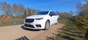 White Chrysler Pacifica 2020 in Siauliai, with an engine capacity of 3.60 L and mileage of 318 thousand km for 15000 €, photo 3 on AUTOMOTO.COM.LV