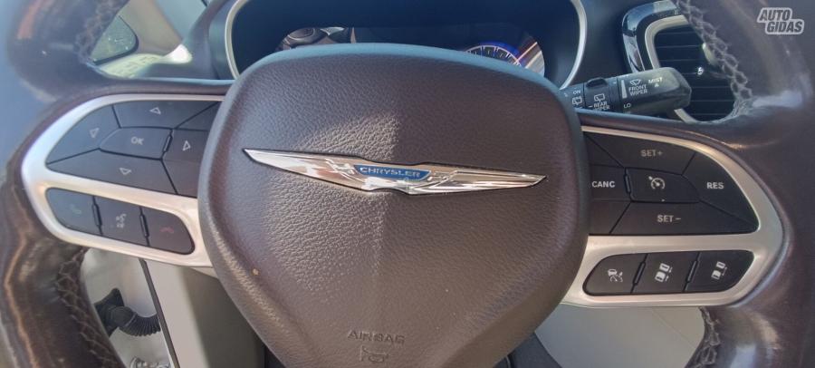 White Chrysler Pacifica 2020 in Siauliai, with an engine capacity of 3.60 L and mileage of 318 thousand km for 15000 €, photo 10 on AUTOMOTO.COM.LV