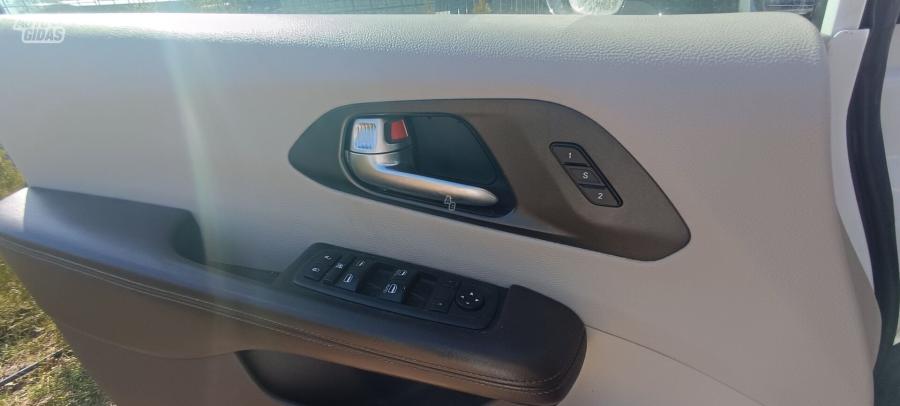 White Chrysler Pacifica 2020 in Siauliai, with an engine capacity of 3.60 L and mileage of 318 thousand km for 15000 €, photo 11 on AUTOMOTO.COM.LV