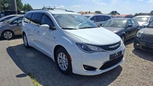 Balts Chrysler Pacifica 2020 Kauņa, ar dzinēja tilpumu 3.61 L un nobraukumu 220 tūkst. km par 15700 €, foto 8 vietnē AUTOMOTO.COM.LV