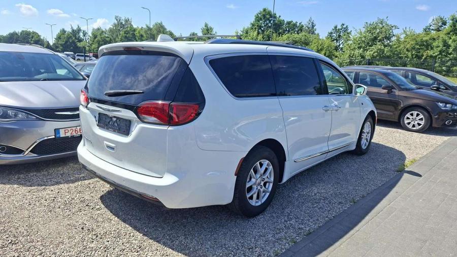 Balts Chrysler Pacifica 2020 Kauņa, ar dzinēja tilpumu 3.61 L un nobraukumu 220 tūkst. km par 15700 €, foto 11 vietnē AUTOMOTO.COM.LV