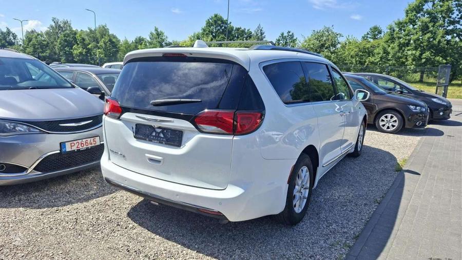Balts Chrysler Pacifica 2020 Kauņa, ar dzinēja tilpumu 3.61 L un nobraukumu 220 tūkst. km par 15700 €, foto 12 vietnē AUTOMOTO.COM.LV