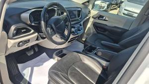 Balts Chrysler Pacifica 2020 Kauņa, ar dzinēja tilpumu 3.61 L un nobraukumu 220 tūkst. km par 15700 €, foto 20 vietnē AUTOMOTO.COM.LV