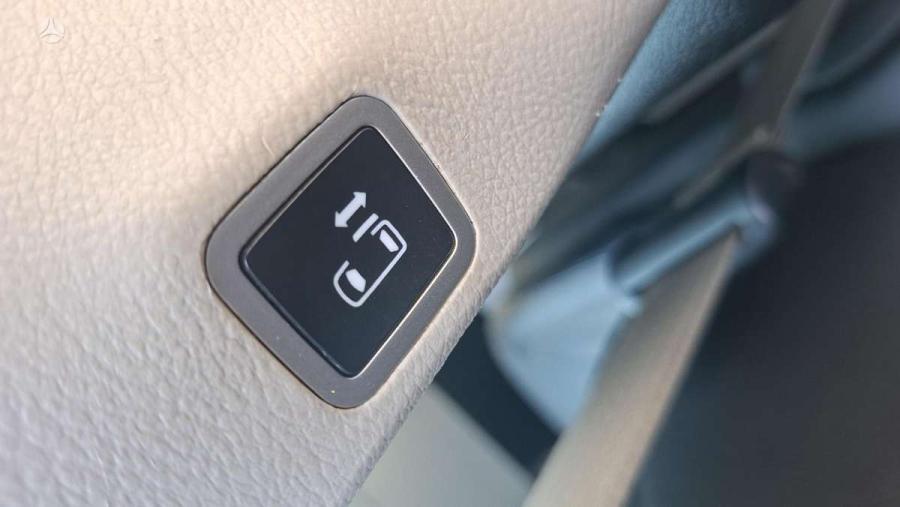 Balts Chrysler Pacifica 2020 Kauņa, ar dzinēja tilpumu 3.61 L un nobraukumu 220 tūkst. km par 15700 €, foto 26 vietnē AUTOMOTO.COM.LV