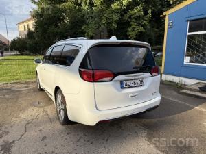 Balts Chrysler Pacifica 2020 Rīga, ar dzinēja tilpumu 3.60 L un nobraukumu 104 tūkst. km par 19900 €, foto 5 vietnē AUTOMOTO.COM.LV