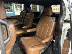 Balts Chrysler Pacifica 2020 Rīga, ar dzinēja tilpumu 3.60 L un nobraukumu 104 tūkst. km par 19900 €, foto 11 vietnē AUTOMOTO.COM.LV