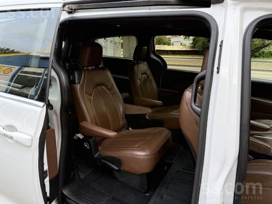 Balts Chrysler Pacifica 2020 Rīga, ar dzinēja tilpumu 3.60 L un nobraukumu 104 tūkst. km par 19900 €, foto 12 vietnē AUTOMOTO.COM.LV