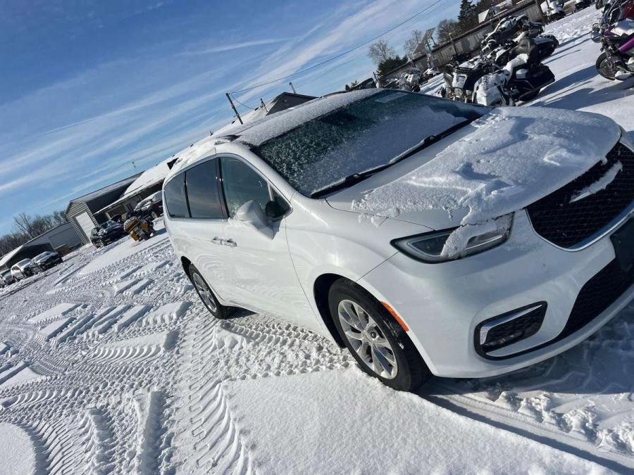 Balts Chrysler Pacifica 2021 Ukmergė, ar dzinēja tilpumu 3.60 L un nobraukumu 146 tūkst. km par 11979 €, foto 6 vietnē AUTOMOTO.COM.LV