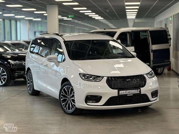 Balts Chrysler Pacifica 2021 Klaipėda, ar dzinēja tilpumu 3.60 L un nobraukumu 142 tūkst. km par 23900 €, foto 5 vietnē AUTOMOTO.COM.LV