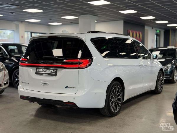 Balts Chrysler Pacifica 2021 Klaipėda, ar dzinēja tilpumu 3.60 L un nobraukumu 142 tūkst. km par 23900 €, foto 7 vietnē AUTOMOTO.COM.LV