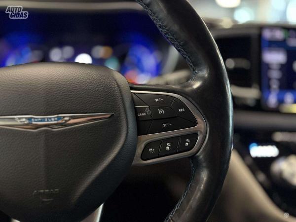 Balts Chrysler Pacifica 2021 Klaipėda, ar dzinēja tilpumu 3.60 L un nobraukumu 142 tūkst. km par 23900 €, foto 10 vietnē AUTOMOTO.COM.LV