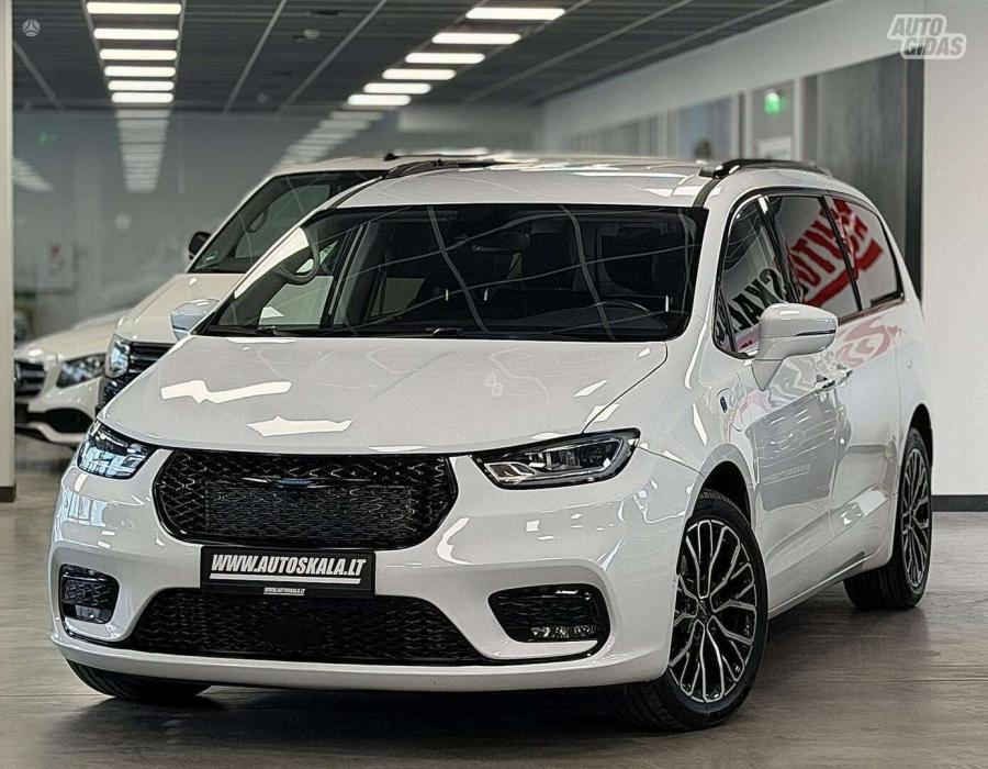Белый Крайслер Пасифик 2021 в Клайпеда, объемом двигателя 3.60 л и пробегом 142 тыс. км за 23900 €, фото 24 на AUTOMOTO.COM.LV