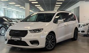 White Chrysler Pacifica 2021 in Klaipeda, with an engine capacity of 3.61 L and mileage of 148 thousand km for 22750 €, photo 4 on AUTOMOTO.COM.LV
