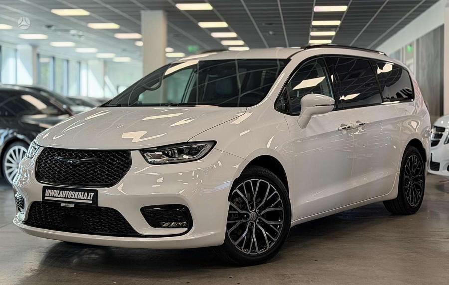White Chrysler Pacifica 2021 in Klaipeda, with an engine capacity of 3.61 L and mileage of 148 thousand km for 22750 €, photo 21 on AUTOMOTO.COM.LV