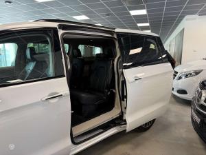 White Chrysler Pacifica 2021 in Klaipeda, with an engine capacity of 3.61 L and mileage of 148 thousand km for 22750 €, photo 22 on AUTOMOTO.COM.LV