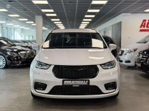 White Chrysler Pacifica 2021 in Klaipeda, with an engine capacity of 3.61 L and mileage of 148 thousand km for 22750 €, photo 32 on AUTOMOTO.COM.LV