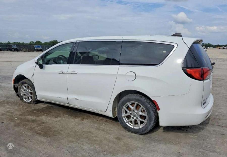 White Chrysler Pacifica 2021 in Kaunas, with an engine capacity of 3.61 L and mileage of 188 thousand km for 5499 €, photo 5 on AUTOMOTO.COM.LV