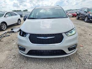 White Chrysler Pacifica 2021 in Klaipeda, with an engine capacity of 3.61 L and mileage of 69 thousand km for 10900 €, photo 6 on AUTOMOTO.COM.LV