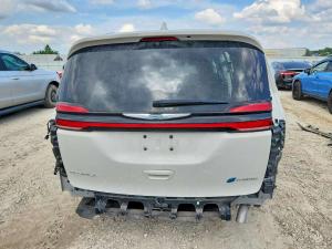 White Chrysler Pacifica 2021 in Klaipeda, with an engine capacity of 3.61 L and mileage of 69 thousand km for 10900 €, photo 7 on AUTOMOTO.COM.LV