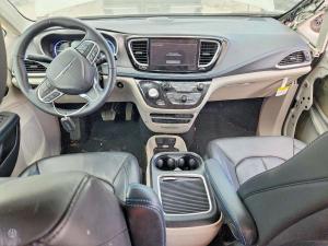 White Chrysler Pacifica 2021 in Klaipeda, with an engine capacity of 3.61 L and mileage of 69 thousand km for 10900 €, photo 9 on AUTOMOTO.COM.LV