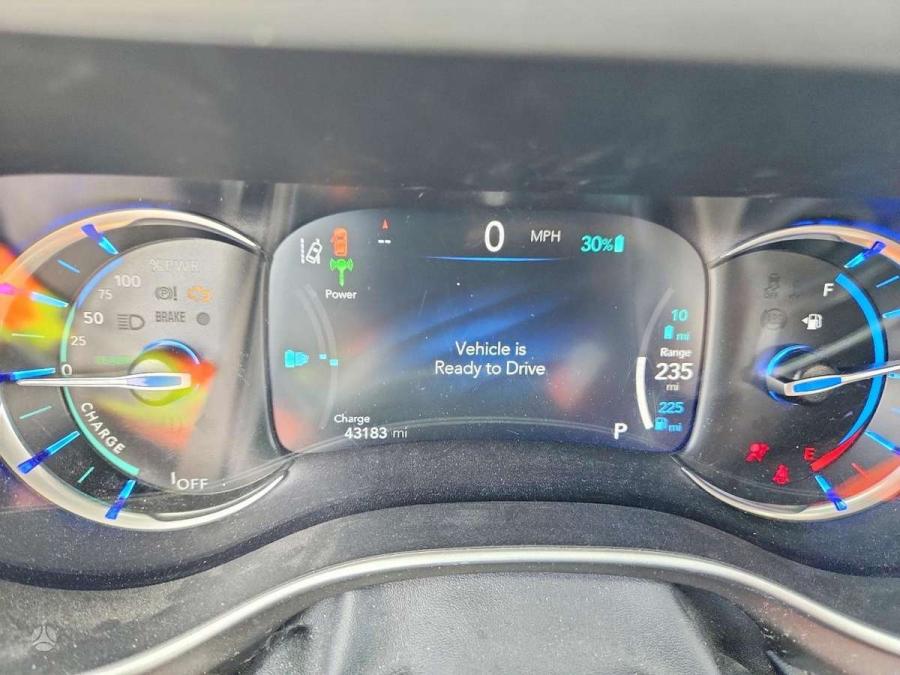 White Chrysler Pacifica 2021 in Klaipeda, with an engine capacity of 3.61 L and mileage of 69 thousand km for 10900 €, photo 10 on AUTOMOTO.COM.LV